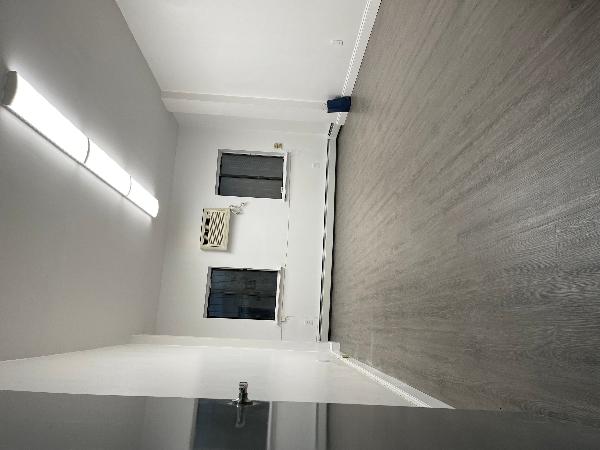 法拉盛中心新裝修辦公室出租350尺” for rent” $1950 - 我爱美国